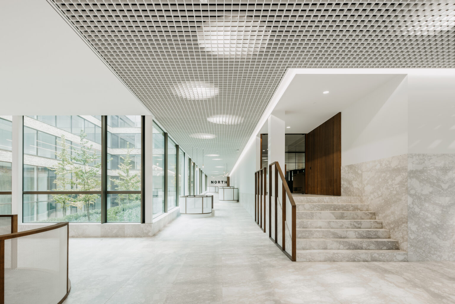 Hunter Douglas - Sistemas de Cielo de Celda Abierta CELL - AOA